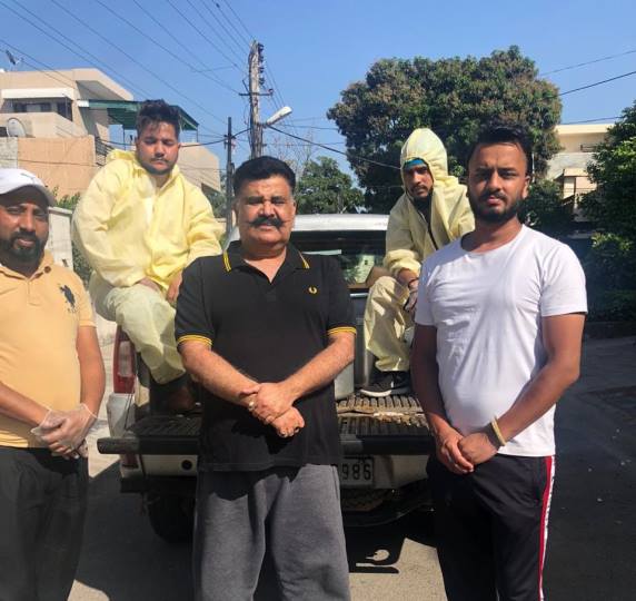 कोरोना यौद्धाओं के लिए प्रेरणा स्त्रोत हैं अनिल थापर - Anil Thapar is ...