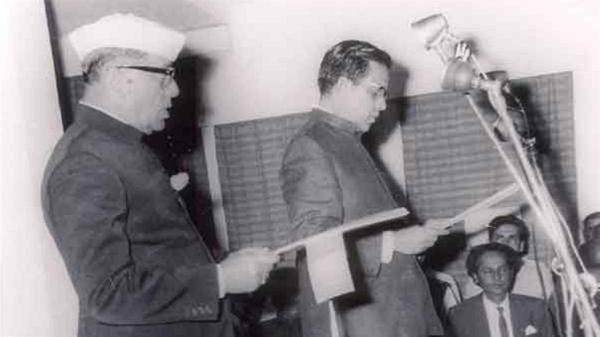 जब शादी में पहुंचे एक मुख्यमंत्री को याद आया पायजामा, लेने के लिए भेजा ...