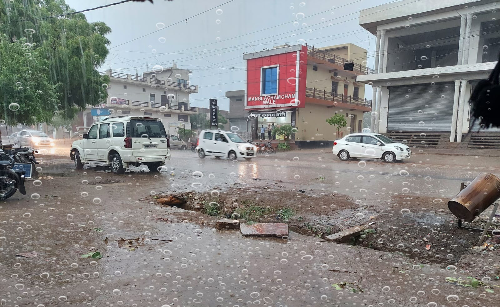 Aligarh Weather Forecast: अलीगढ़ में बदला मौसम, धूलभरी आंधी के साथ ...