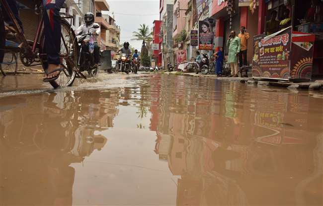 Varanasi Weather Update काशी में दो दिन बारिश के आसार, लोगों को झेलना ...