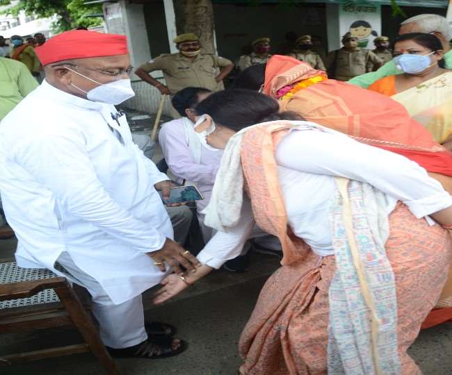 बरेली में भाजपा प्रत्याशी रश्मि पटेल ने सपा के दिग्गजों को चौंकाया ...