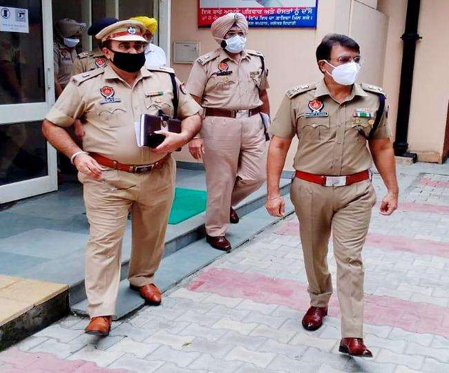 कोरोना से जंग जीत ड्यूटी ‌पर लौटे एसएसपी नवजोत माहल, बोले- योग से बढ़ी ...
