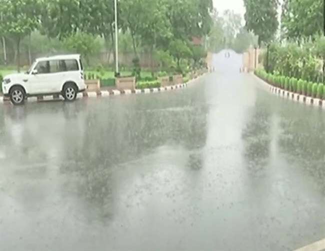 UP Weather News: जाते-जाते भिगोएगा सावन, कई दिनों से चकमा दे रहे हैं ...