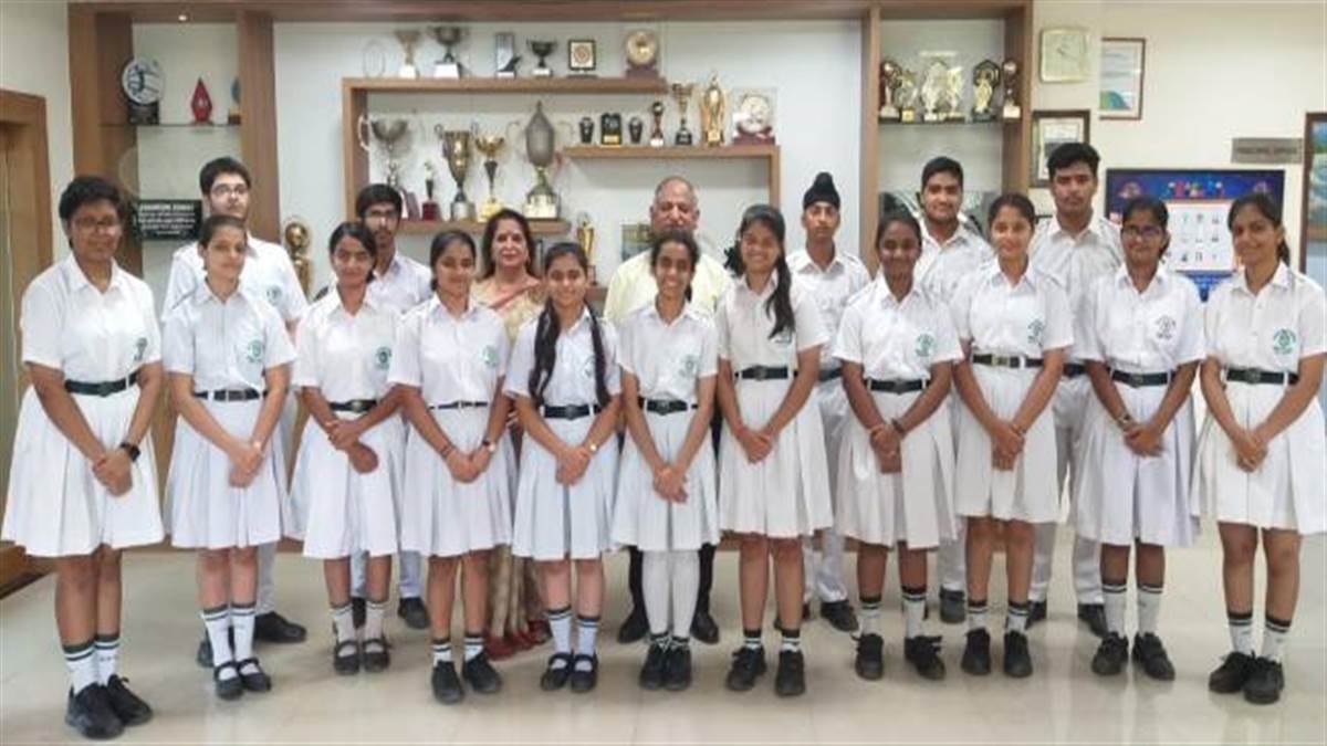 विविध गतिविधियां: डीपीएस मारुति कुंज के उत्कृष्ट छात्र सम्मानित ...