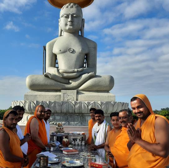 भगवान पुष्पदंत का मना मोक्ष कल्याणक, चढ़ाया लाडू - Lord Pushpadanta ...