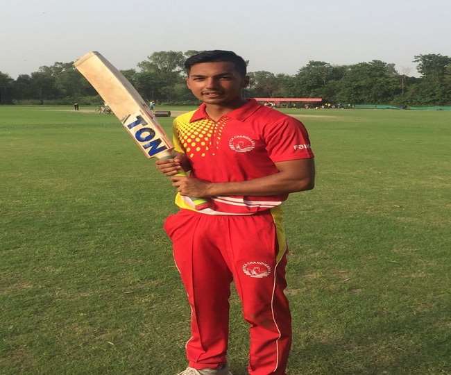 यूटीसीए डोमेस्टिक क्रिकेट टूर्नामेंट, अर्जुन आजाद ने लगाया टूर्नामेंट ...