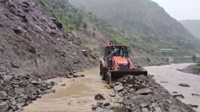 हिमाचल में तीन दिन की बारिश लाई तबाही, मंत्री विक्रमादित्य सिंह ने सदन ...