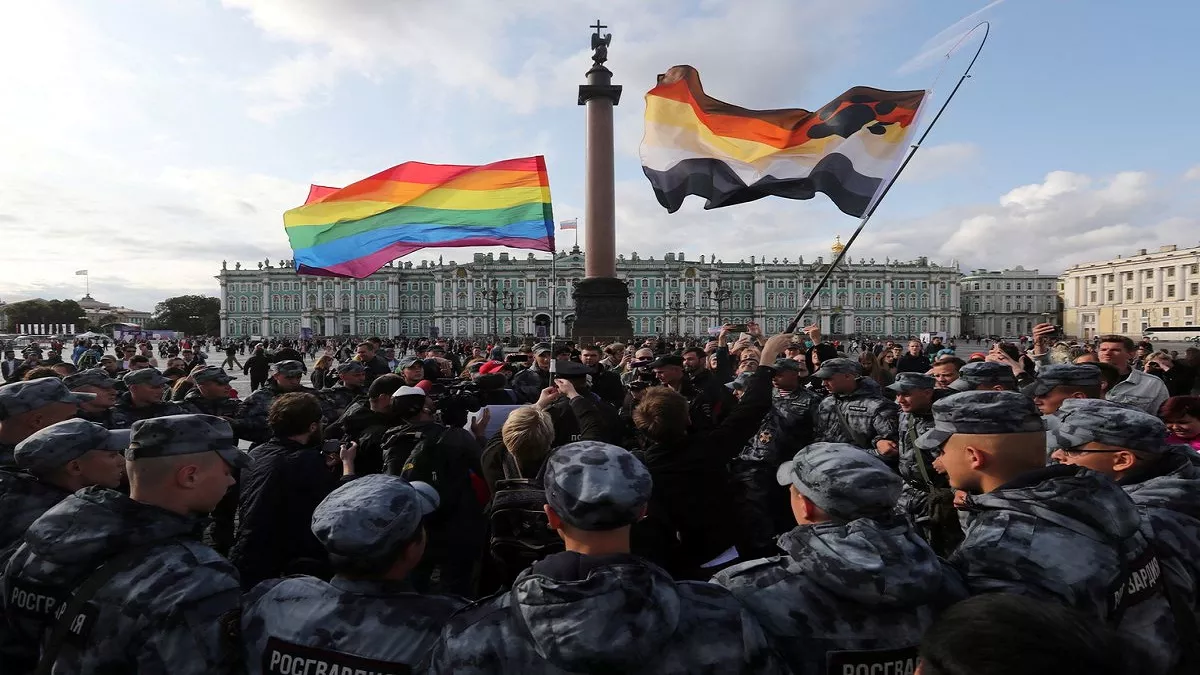 Russia News: रूस की संसद में LGBT प्रचार पर प्रतिबंध लगाने वाला कानून ...