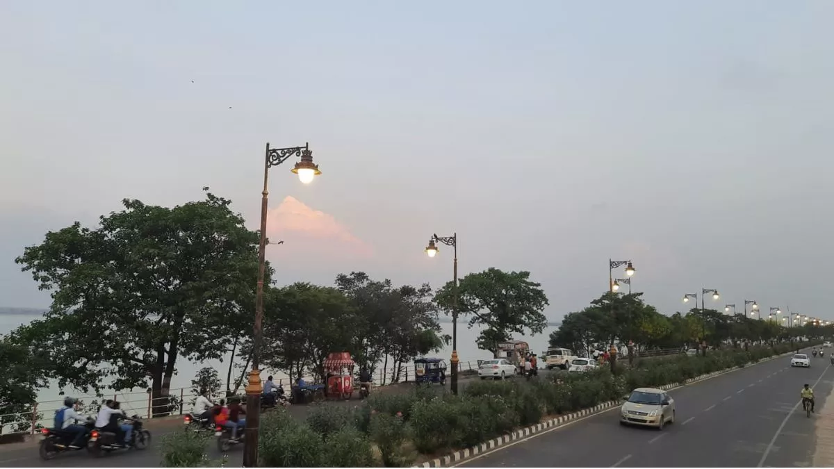 Gorakhpur Weather News: धूप के बीच धीरे-धीरे पांव पसारती रहेगी ठंड ...