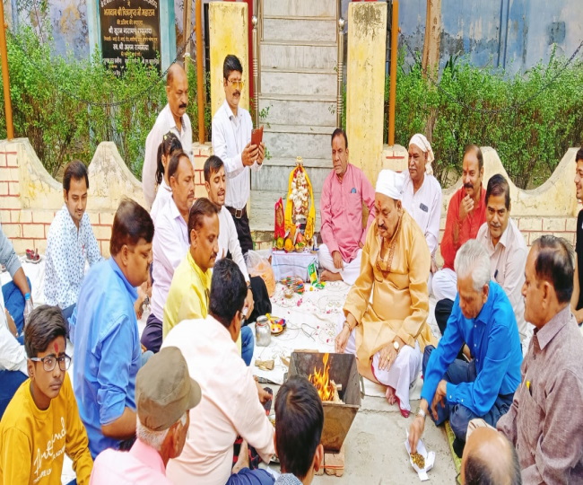 Chitragupta Jayanti 2022: कलम के धनी कायस्‍थ समाज के लोगों का हर ...