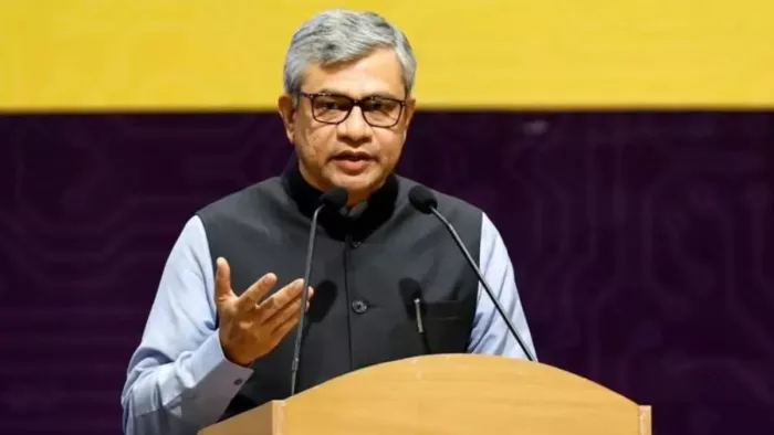 'सोशल मीडिया पर अश्लील कंटेंट को रोकने के लिए बने कानून, हमारी संस्कृति ... 'सोशल मीडिया पर अश्लील कंटेंट को रोकने के लिए बने कानून, हमारी संस्कृति ...