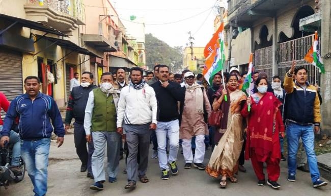 भाजपा में घुसे नामचीन माफिया, इलाका दखल की कोशिश - Famous mafia entered ...