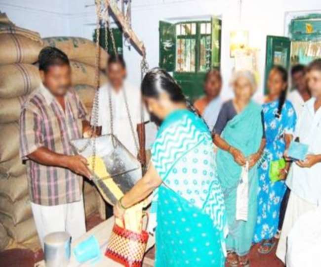 रोहतास में आदेश के बावजूद पीडीएस दुकान का लाइसेंस नहीं किया रद, व्‍यस् ...