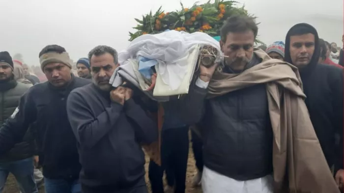 UP Cop Last Rites: बलिदानी सचिन राठी को नम आंखाें से दी विदाई, केंद्रीय ...