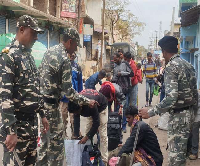 CAA Support: लोहरदगा में बिगड़े हालात, सुरक्षा बल चप्‍पे-चप्‍पे पर ...