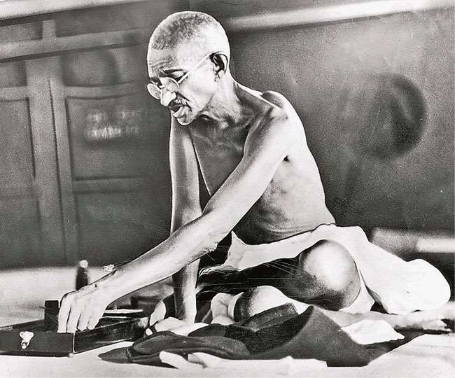 Mahatma Gandhi Death Anniversary: नैतिक बल से ही व्यक्तित्व की मजबूती ...