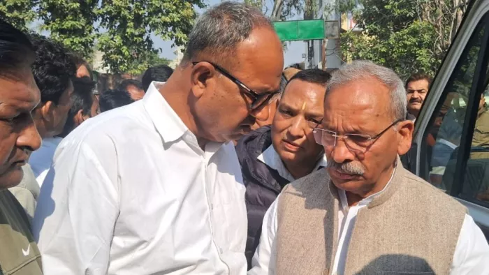 Baghpat News: भगवान आदिनाथ के निर्वाण महोत्सव पर बड़ा हादसा, मंच ढहने ...