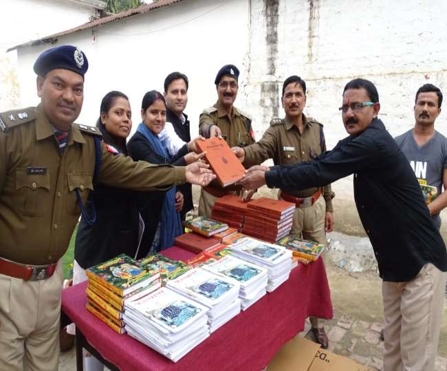 कैदियों में संस्कार भर रहीं गीता प्रेस की धार्मिक पुस्तकें Gorakhpur ...