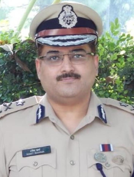 IG Ramit sharma : रामपुर में अपराध बढ़ने पर आइजी खफा, अफसरों की लगाई ...