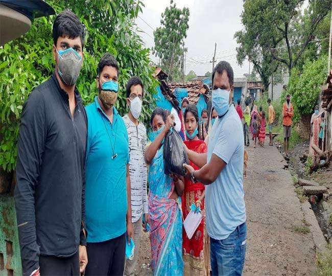 Ekal Abhiyan लॉकडाउन में सबरी बस्तियों तक राशन पहुंचाने का अभियान जारी ...