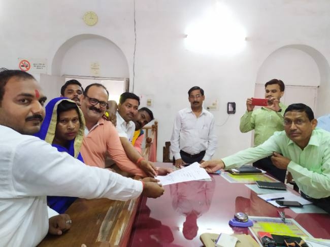 जिपं सदस्य पद पर निर्विरोध चुनी गईं भाजपा की अंजली