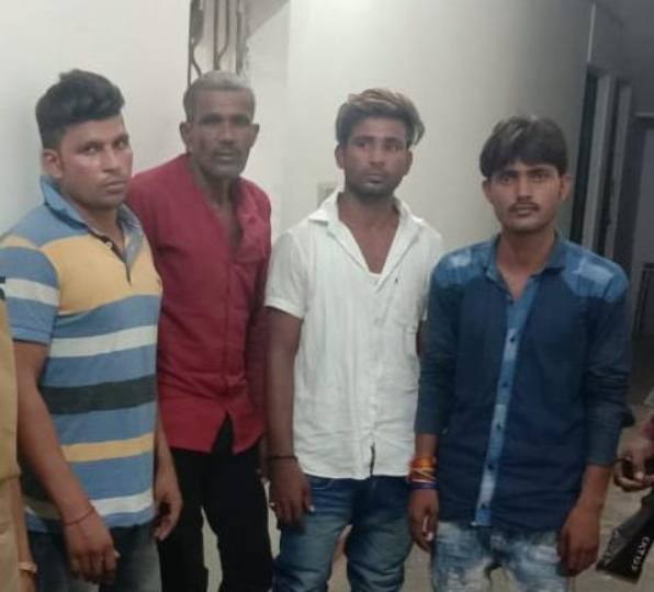 शादी का झांसा देकर ठगे रुपये-जेवरात, पांच गिरफ्तार