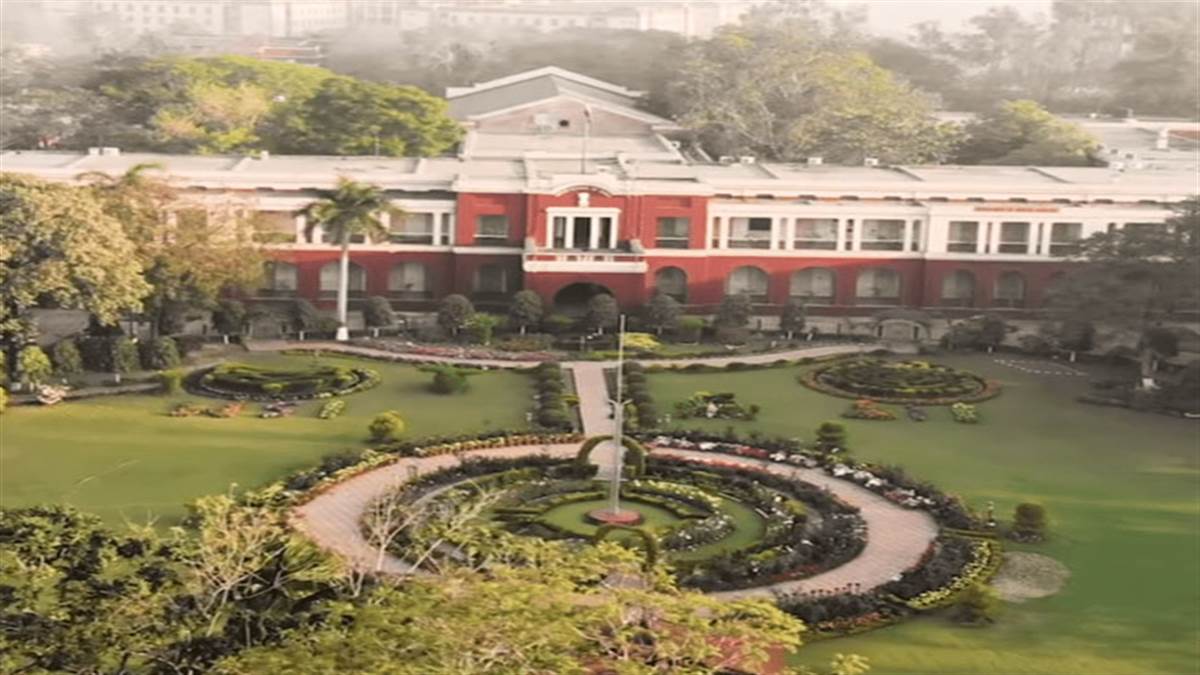 IIT ISM में 2022 में रिकॉर्ड 170 छात्रों को कैंपस सेलेक्‍शन में मिली ...