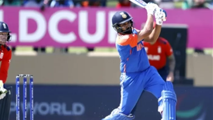 Rohit Sharma ने कहकर मारा छक्का, देखता रह गया अंग्रेज गेंदबाज, साथी से किया वादा निभाया, वायरल ...