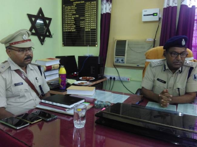 आइजी ने किया डीएसपी कार्यालय का निरीक्षण