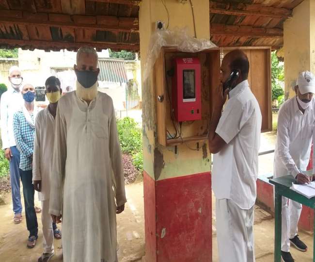 Naini Jail: अपनों के सुख-दुख में वर्चुअल शामिल हो रहे कैदी, वीडियो काल ...