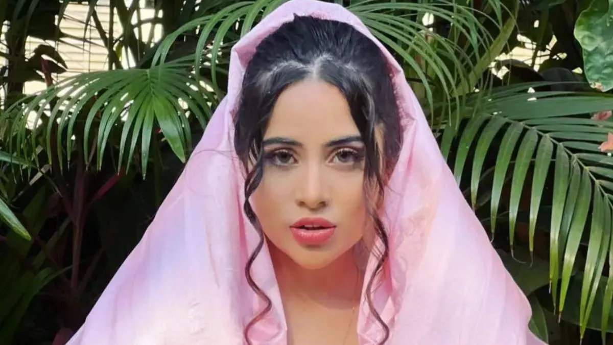 Uorfi Javed: टेलीफोन के तार के बाद अब उर्फी जावेद ने पहन ली ऐसी ...