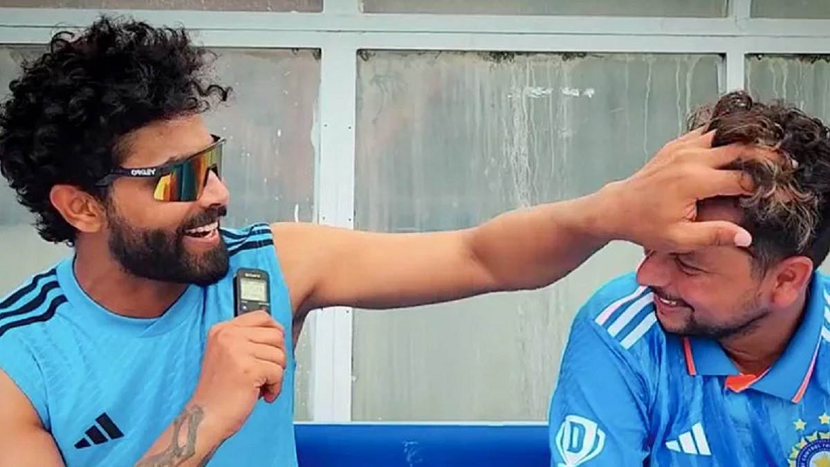 IND vs WI: Ravindra Jadeja ने कुलदीप यादव को उनकी हेयरस्‍टाइल के लिए ...