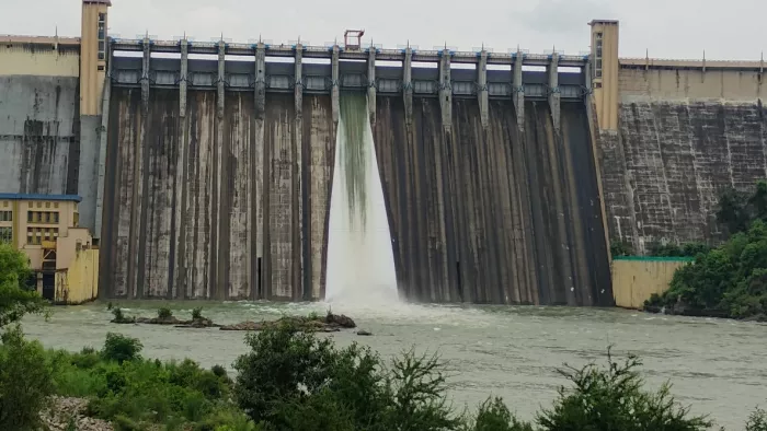 Sonbhadra News : 24 साल बाद खुला रिहंद बांध का फाटक, भारी बारिश बनी वजह ...