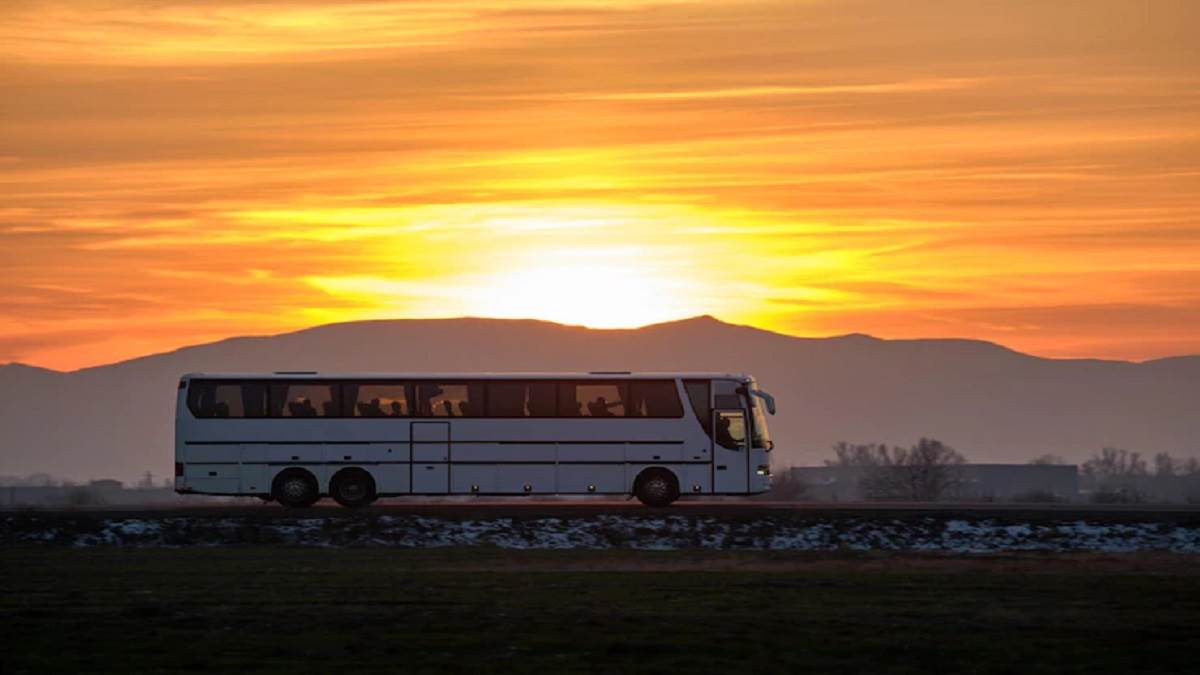 Vacation Bus: अब बस से महज 36 घंटों में कर सकते हैं 4 राज्यों की सैर ...
