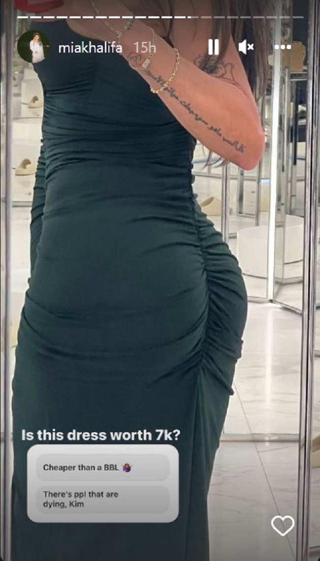 Mia Khalifa Bold Photos: मिया खलीफा ने साढ़े ₹5 लाख की ड्रेस पहन 'लचकाई ...