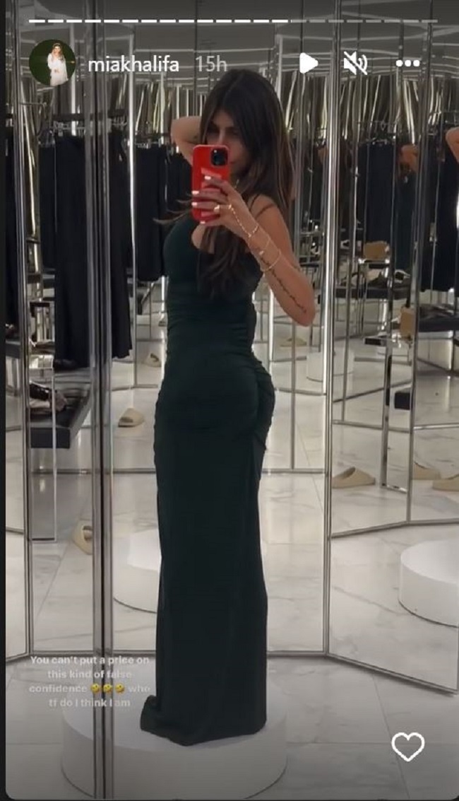 Mia Khalifa Bold Photos: मिया खलीफा ने साढ़े ₹5 लाख की ड्रेस पहन 'लचकाई ...