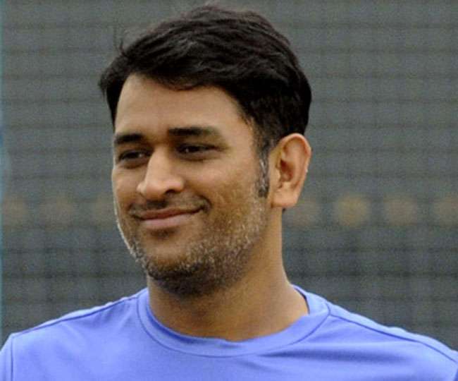 MS Dhoni in Ranchi झारखंड क्रिकेट एसोसिएशन के आजीवन सदस्य बने महेंद्र ...