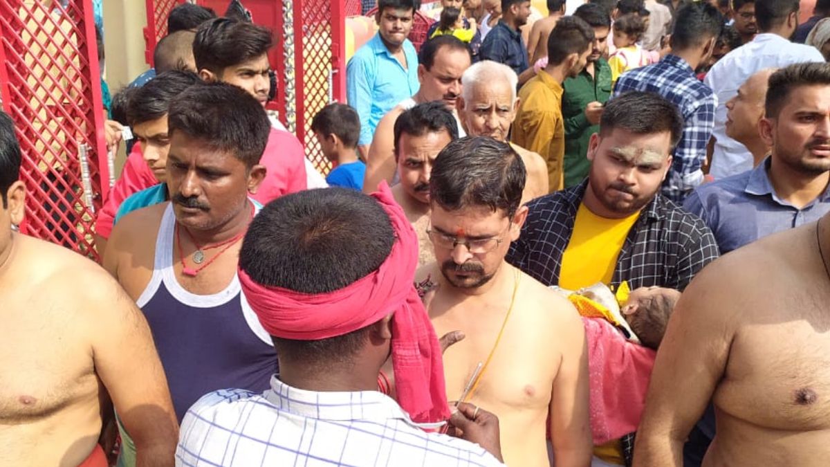 Durga Puja 2022: गोरखपुर के इस दुर्गा मंदिर की अनोखी परंपरा, जहां माता ...