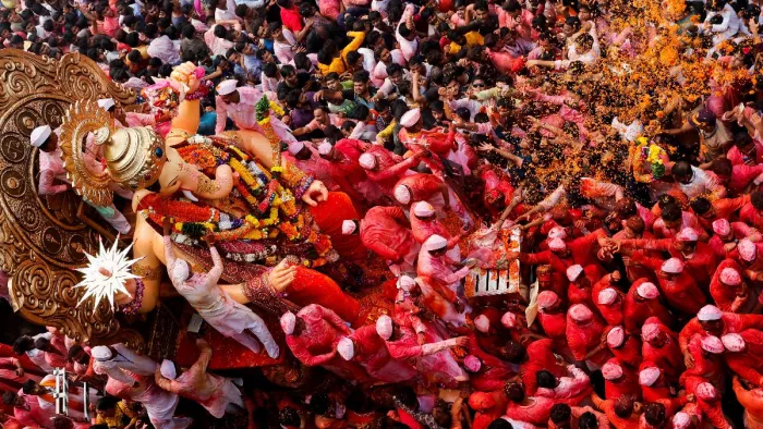 Ganesh Visarjan 2023: धूमधाम के साथ 10 दिवसीय गणेशोत्सव का समापन, भक्तों ने गणपति बप्पा को दी ...