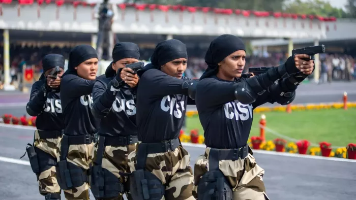 मध्यप्रदेश में देश के पहले CISF महिला कमांडो दस्ते को दी जा रही ...