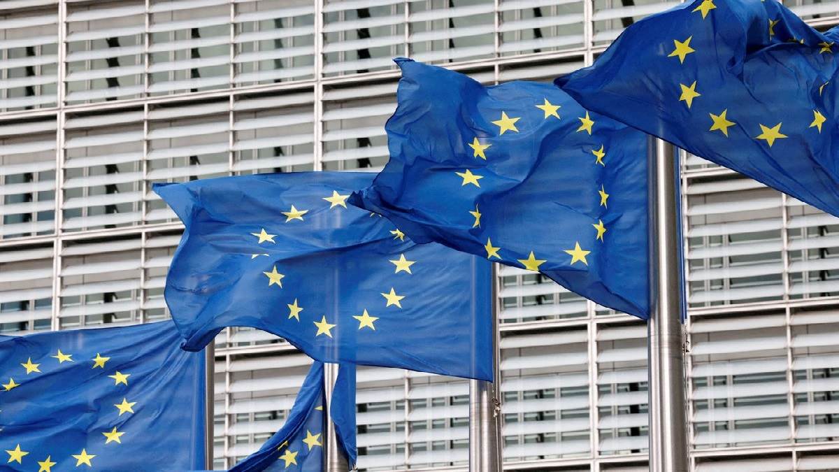 European Union: यूरोपीय संघ ने 2035 से पेट्रोल, डीजल की नई कारों पर ...