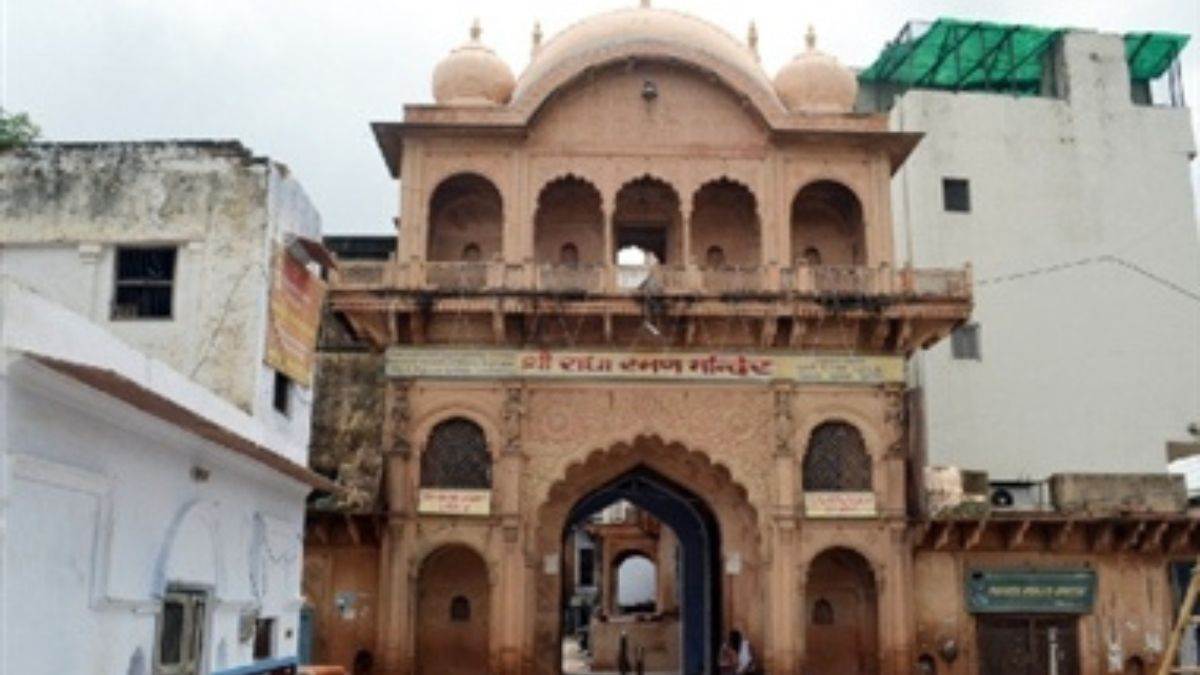 Sri Radha Raman: मथुरा का ऐसा मंदिर जहां 500 वर्ष से है प्रज्जवलित है ...
