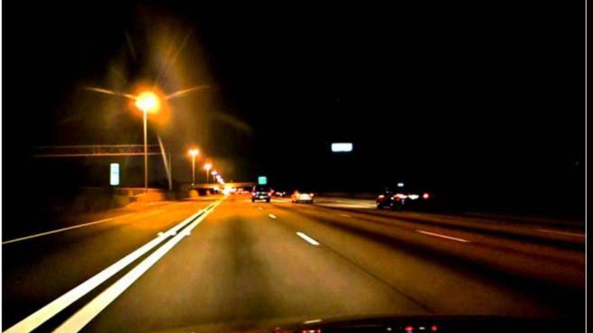 Night Driving: रात में चला रहे हैं गाड़ी तो जरा संभलकर... लोग अनजाने ...
