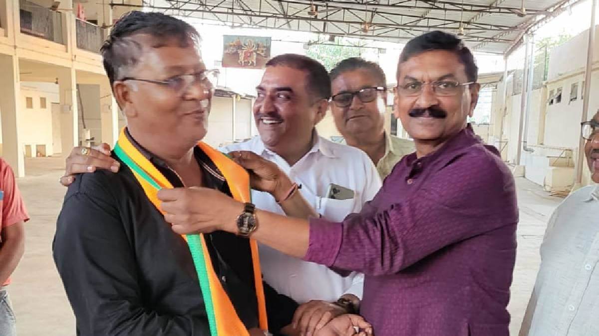 Gujarat Election में केजरीवाल को लगा झटका, AAP उम्‍मीदवर ने BJP ...