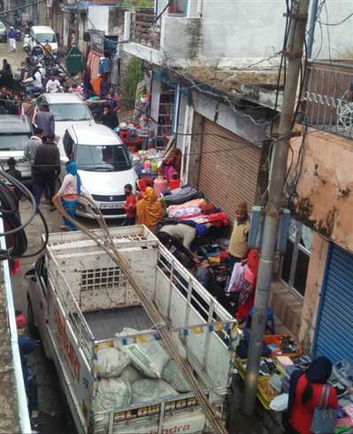 नूरपुर शहर में यातायात व्यवस्था राम भरोसे - Poor Traffic Management At ...