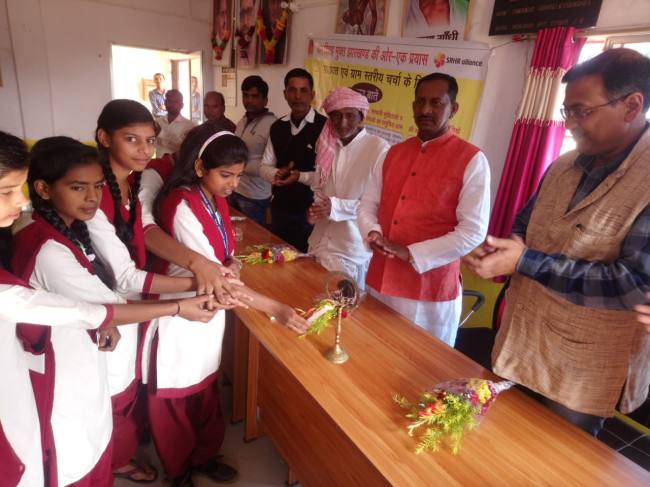 बच्चों ने बताए गरीबी के कारण और निवारण के उपाय