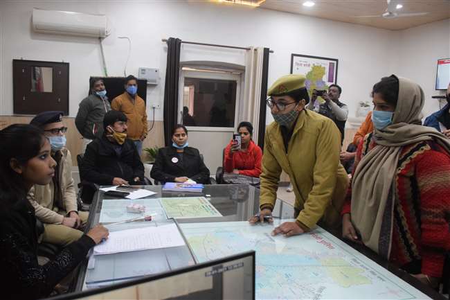 One Day SSP of Bareilly : बरेली एसएसपी बनी टेलर की बेटी ने हेलमेट न ...