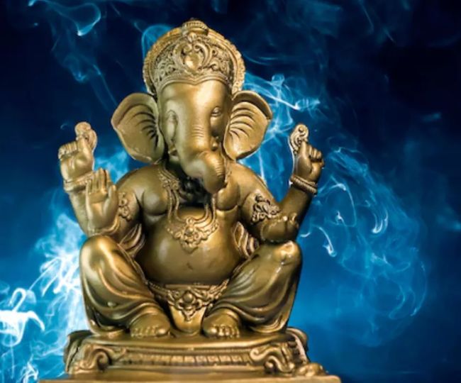 Lord Ganesh: घर के मुख्य द्वार पर लगाएं भगवान गणेश जी की तस्वीर, वास्तु ...