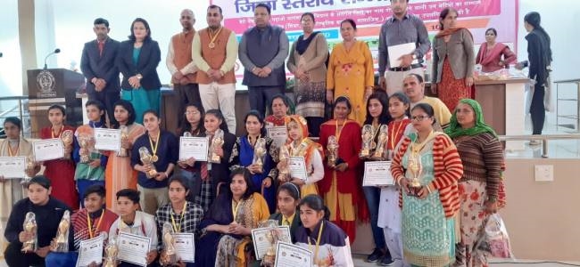 सराहनीय कार्य करने वाली 23 महिलाएं सम्मानित - women got appretiation ...