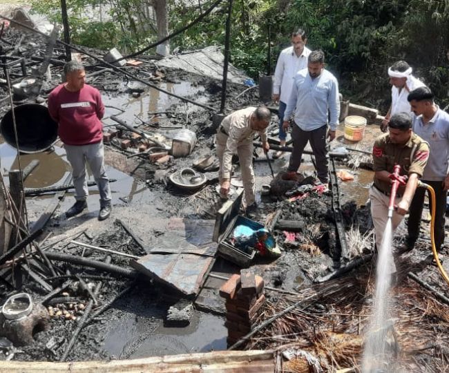 Shahtalai Massive Fire: मजदूरों के आशियाने जलकर हुए खाक, आग की चपेट में ...